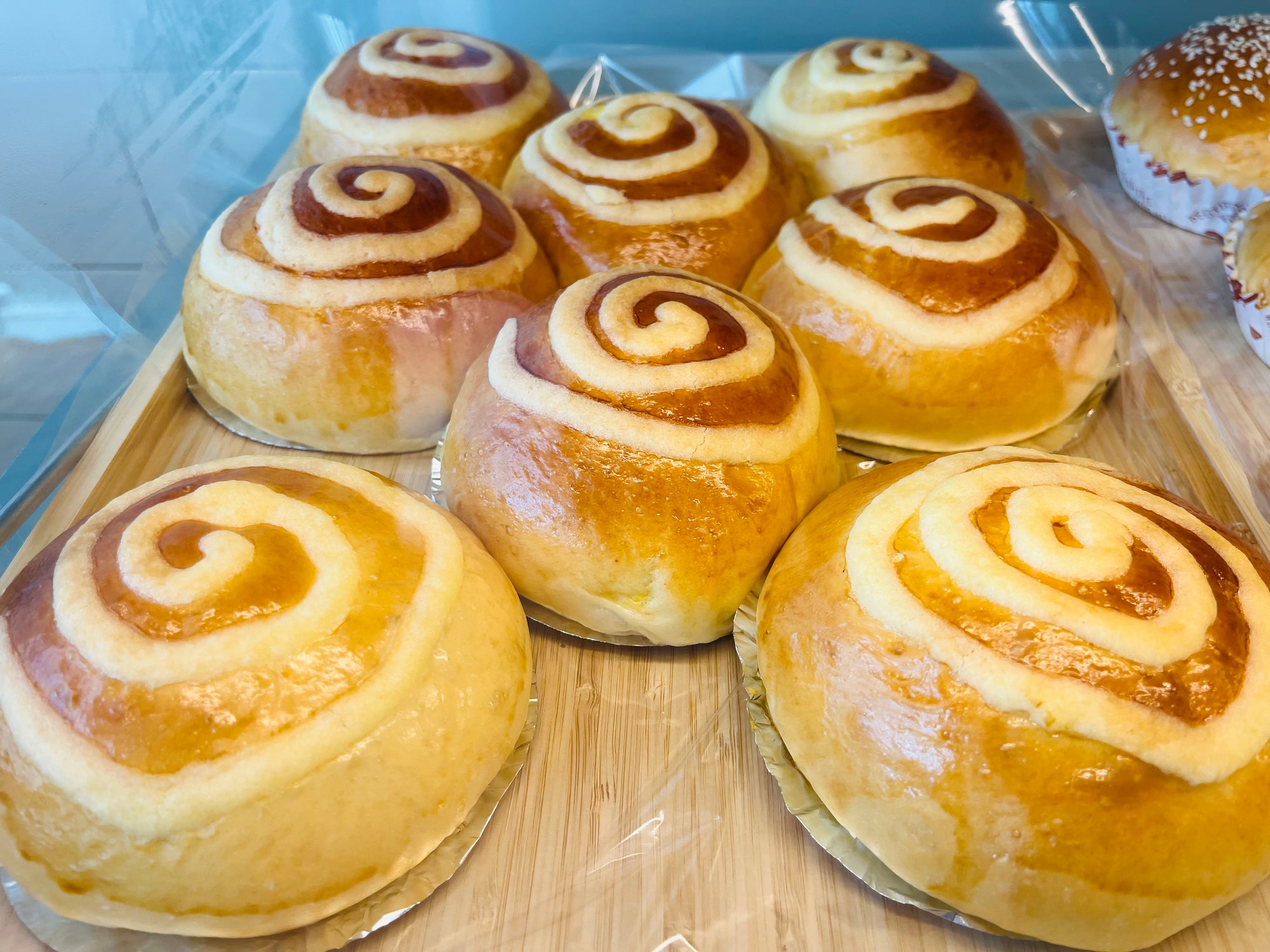 Bread & Pastries – Aromaz Cake & Pastry