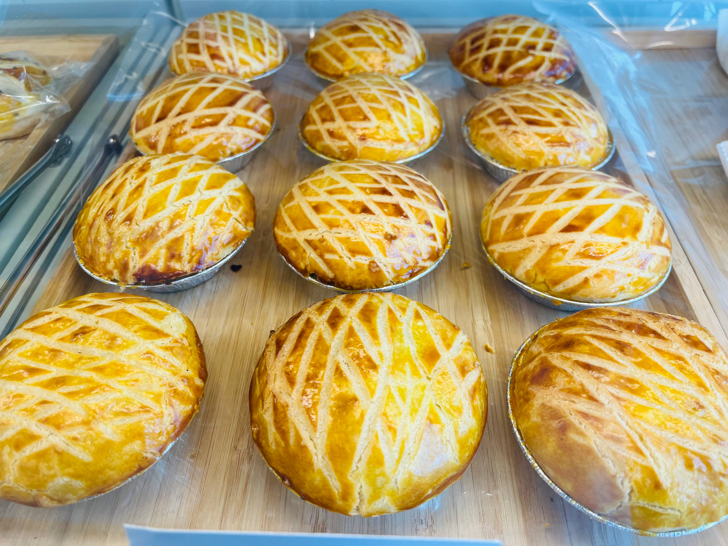 Bread & Pastries – Aromaz Cake & Pastry